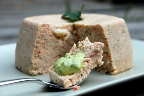 Terrine aux 2 saumons & langoustines sauce verte – Torchons & Serviettes