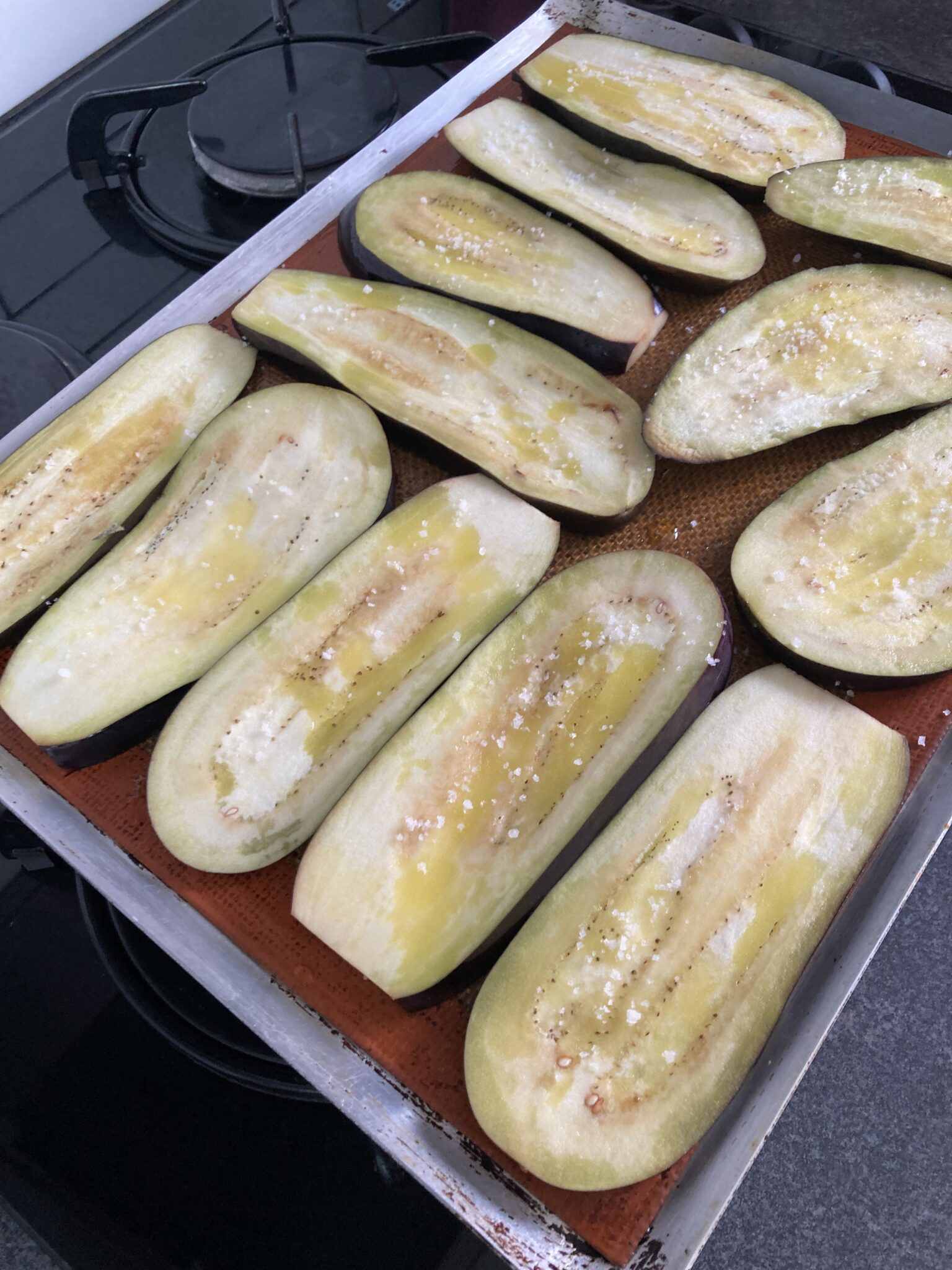 Tranches d’aubergines façon pizzas – Torchons & Serviettes